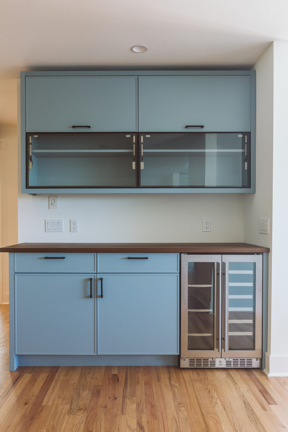 Modern Dry Bar Design Ideas | Elevate Your Home in Mercer Island ...
